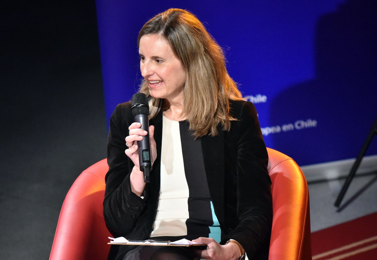 María José Bueno, directora de El País, en Cátedra Mujeres y Medios UDP ...